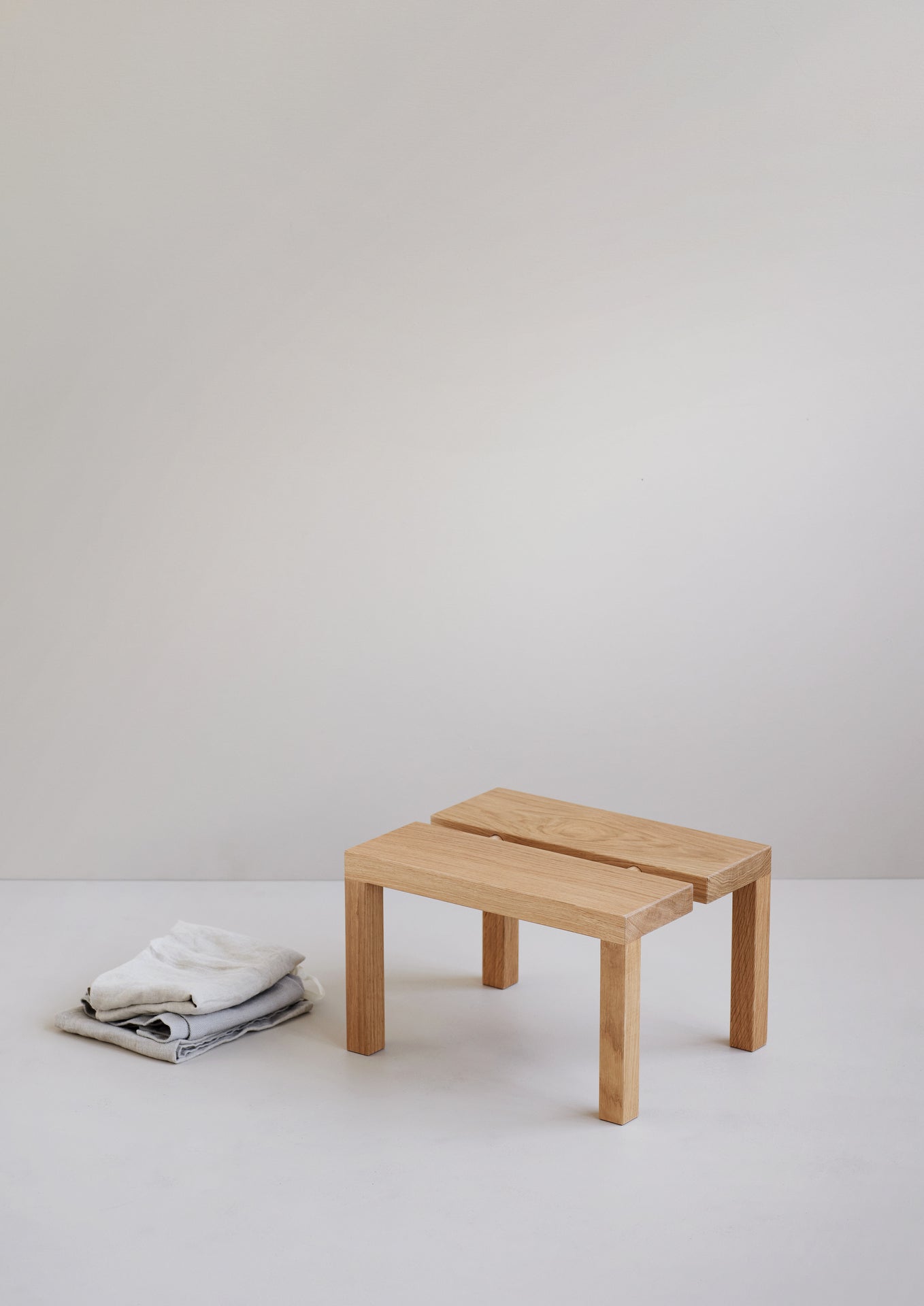 Peg Step Stool | Designed by MOEBE – moebe.dk