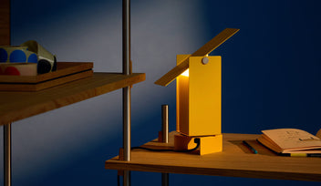 Pivoting Table Lamp | Designed by MOEBE – moebe.dk