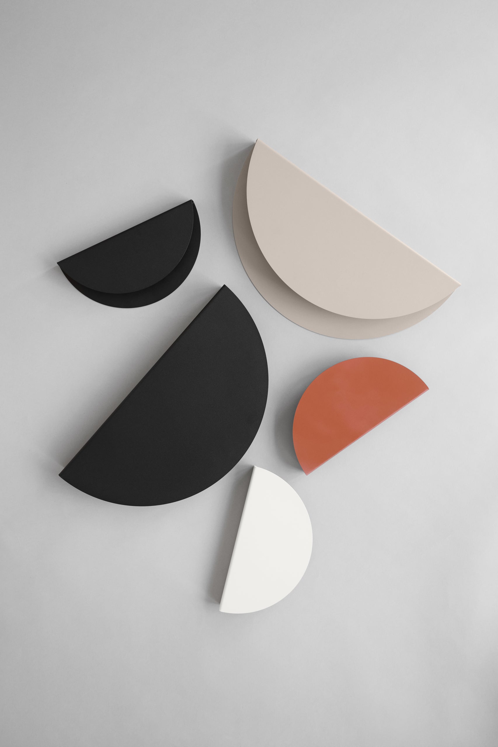 Half Moon Shelf │ Designed by MOEBE – moebe.dk